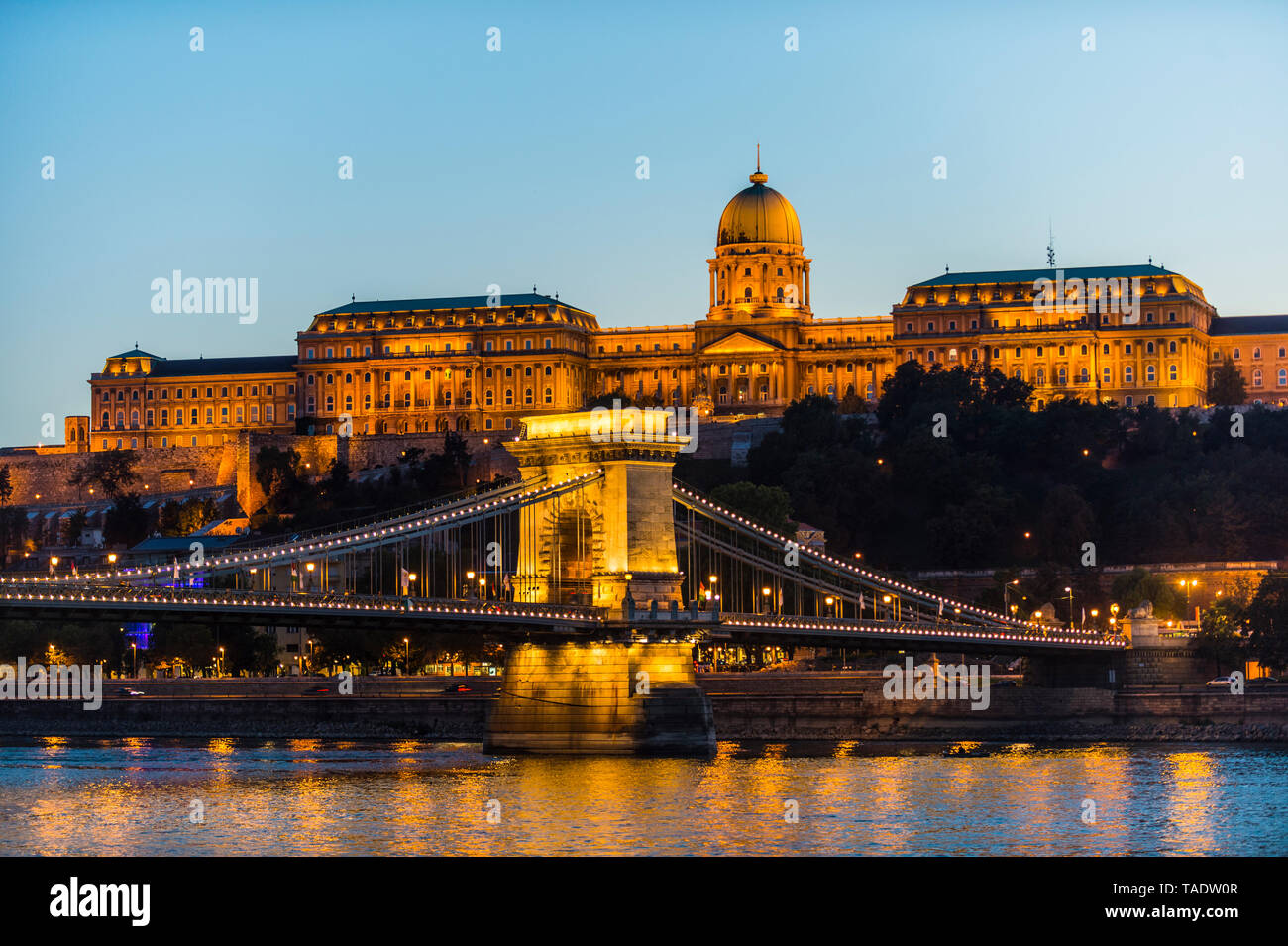 View chain bridge buda castle hi-res stock photography and images - Alamy