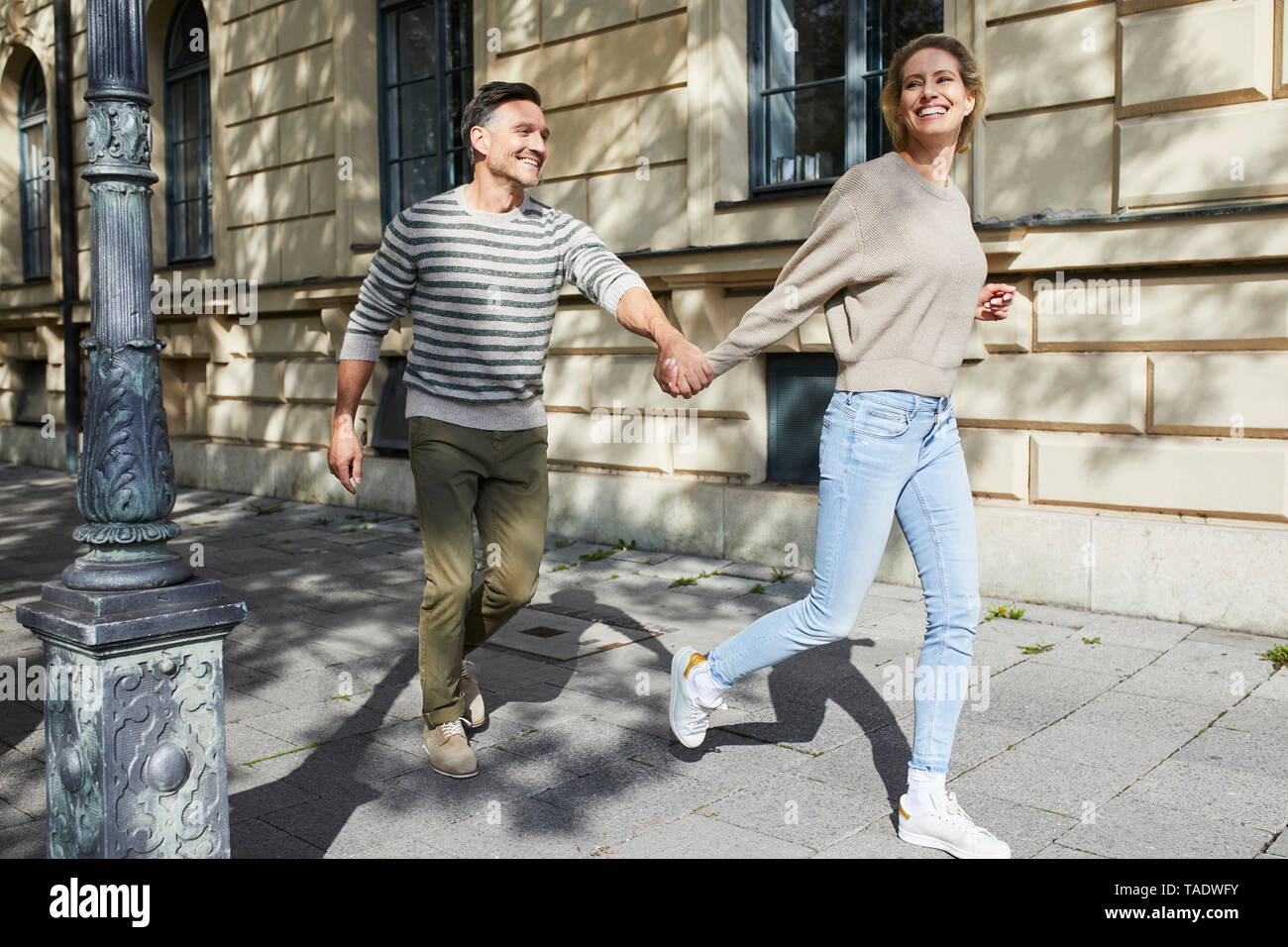 Pavement in the city hi-res stock photography and images - Alamy