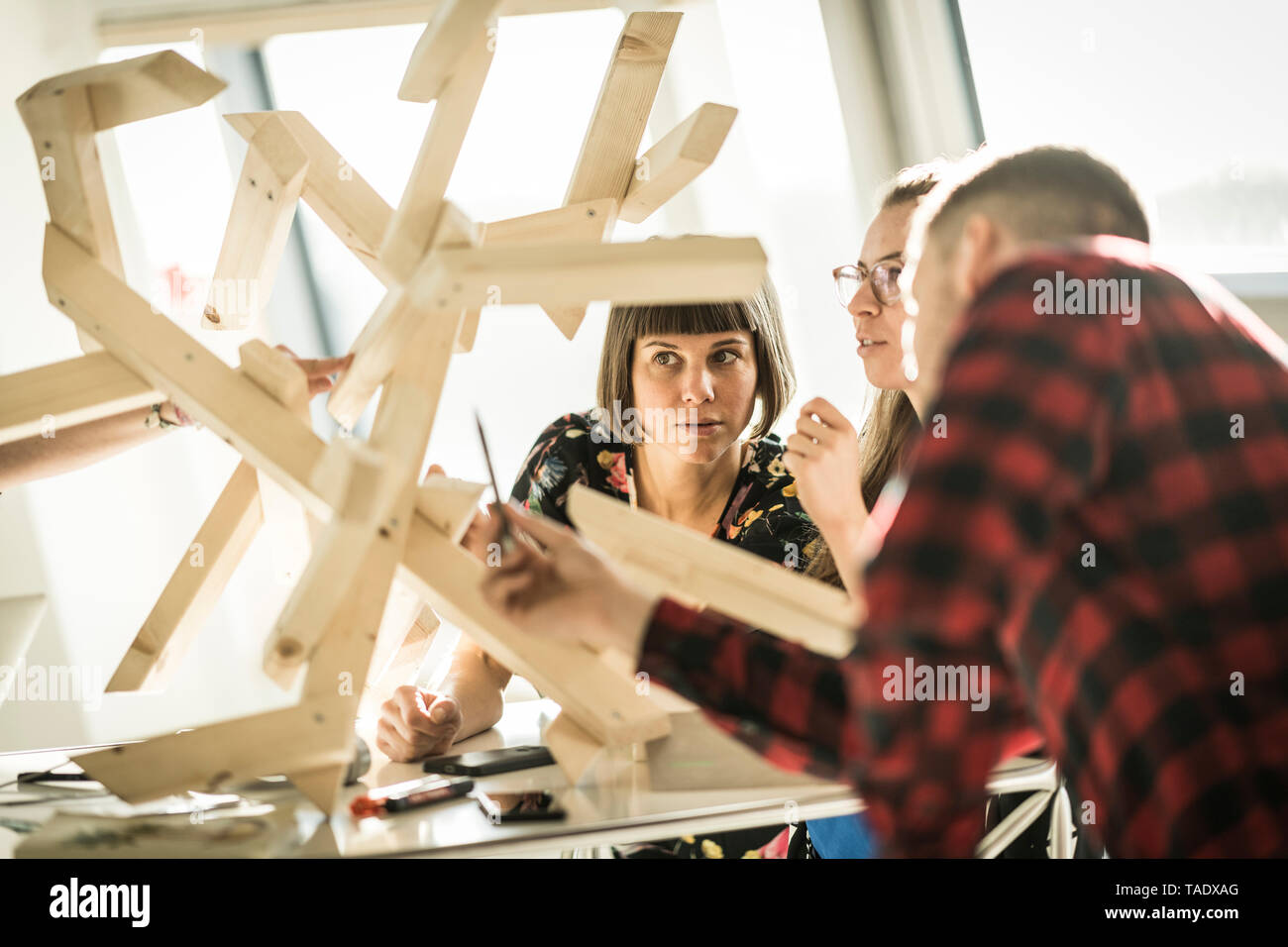 Team building project hi-res stock photography and images - Alamy