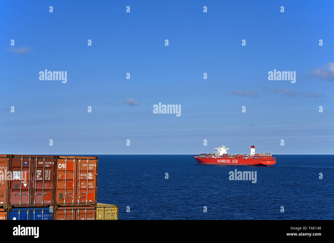 Maersk 2013 container ship hi-res stock photography and images - Alamy