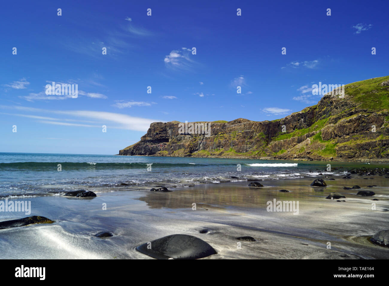 Talisker beach hi-res stock photography and images - Alamy