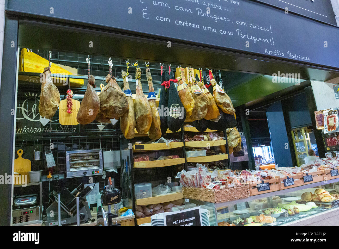 Mercado de ribeira lisbon hi-res stock photography and images - Alamy