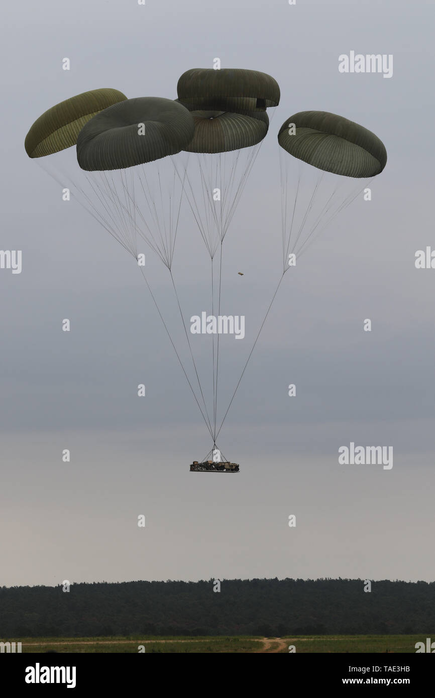 Sicily drop zone hi-res stock photography and images - Alamy