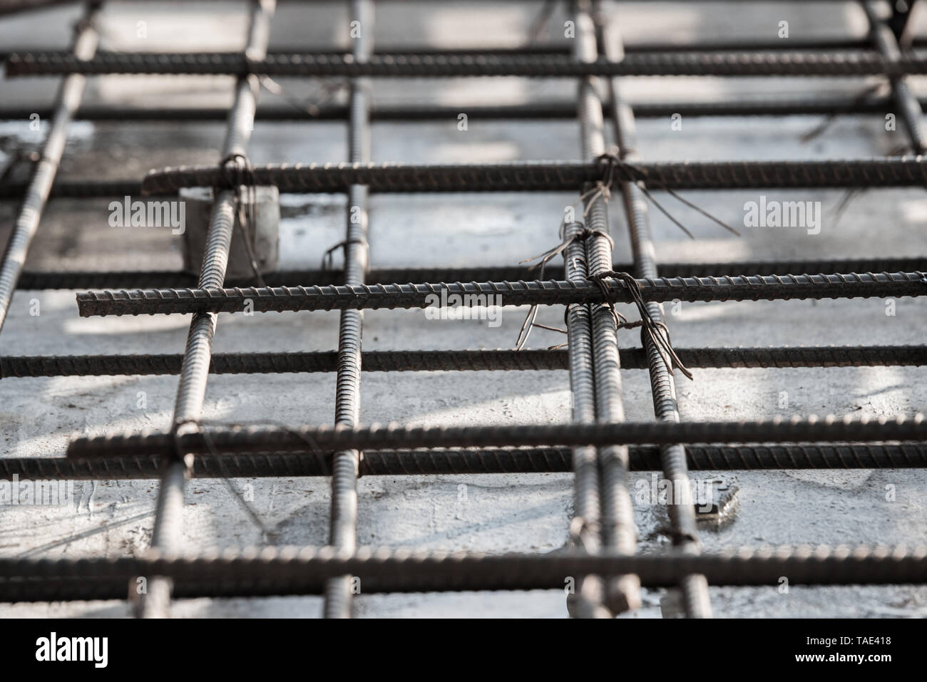 Using steel wire for securing steel bars with wire rod for ...