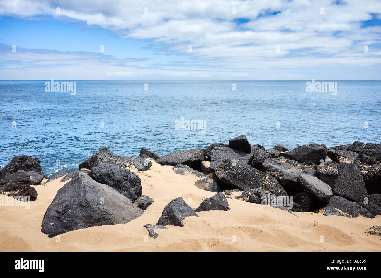 Volcanic rock at beach hi-res stock photography and images - Alamy