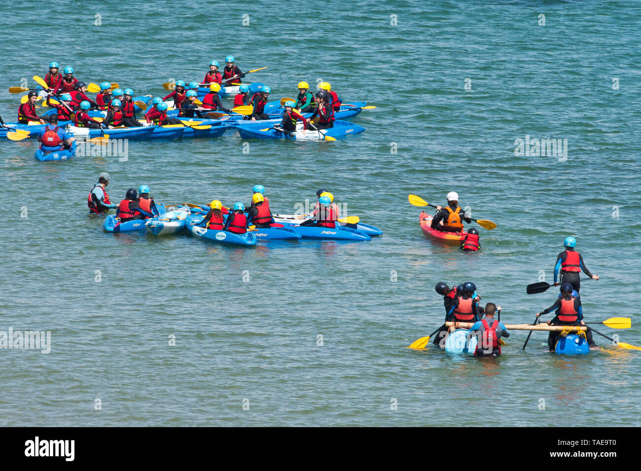 Kids learn canoe hi-res stock photography and images - Alamy