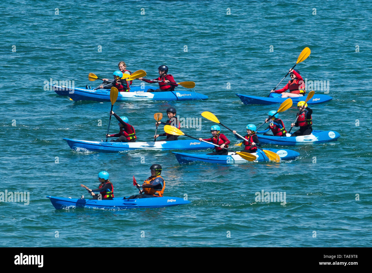Kids learn canoe hi-res stock photography and images - Alamy