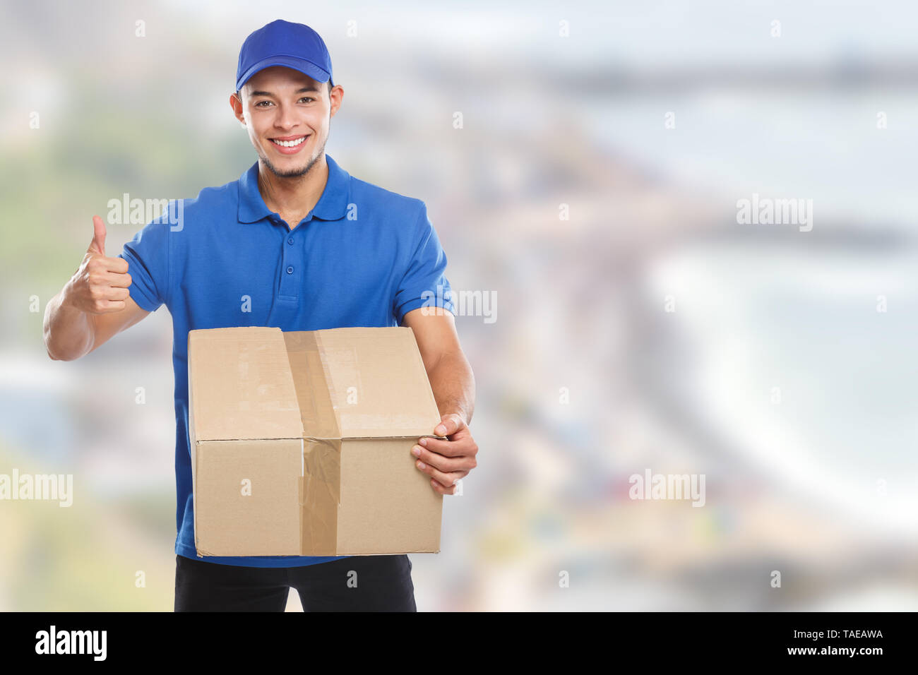 Parcel delivery hi-res stock photography and images - Alamy