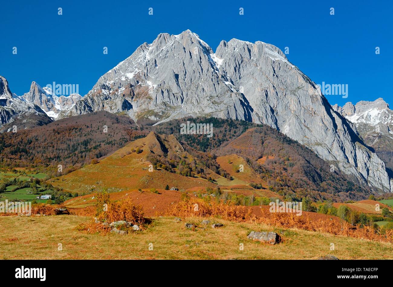 The Billare and the Three Kings Table, Lescun Circus in autumn, Aspe ...