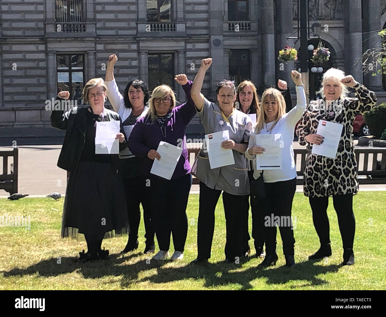 Glasgow city council workers hi-res stock photography and images - Alamy