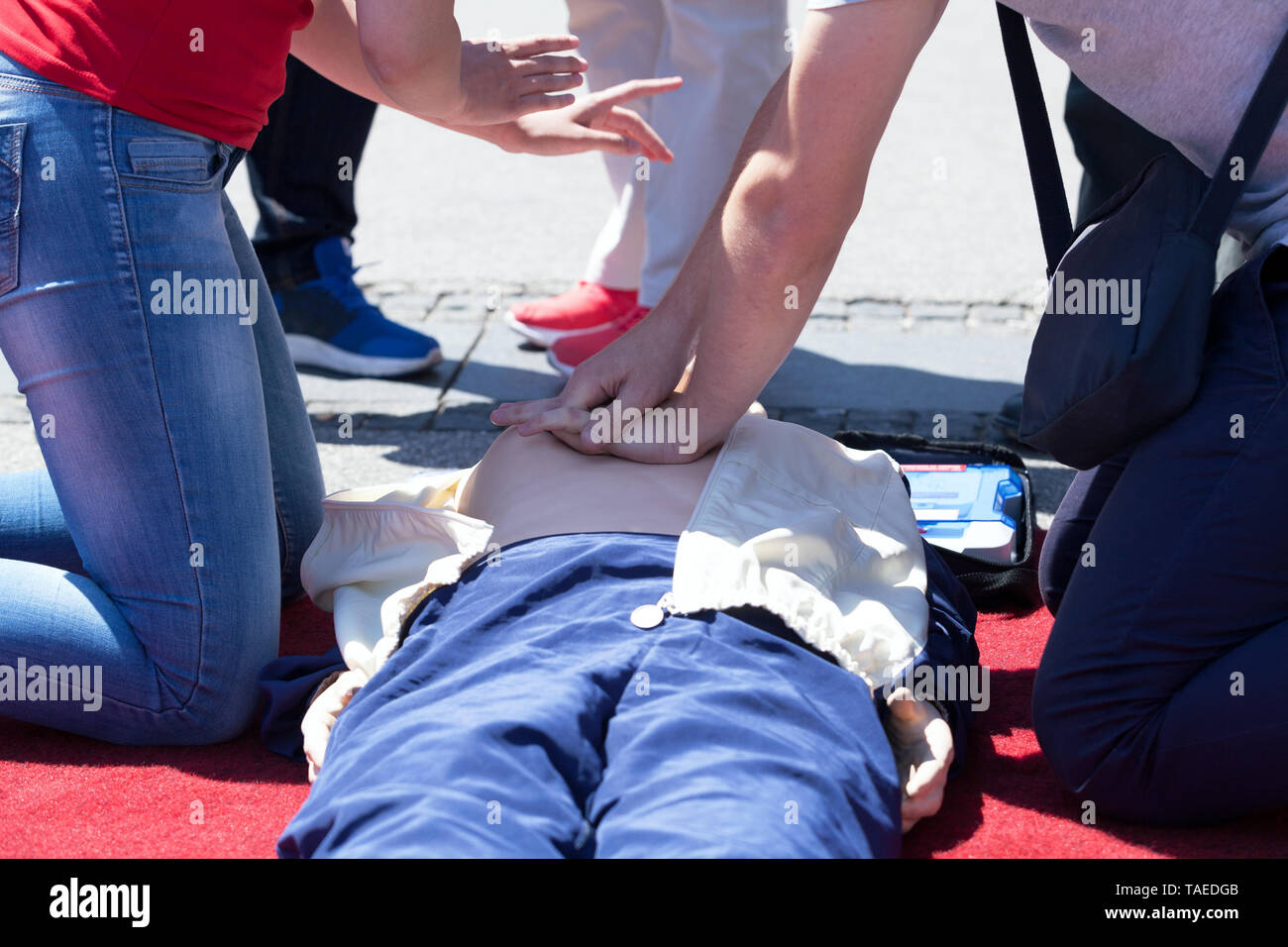 Rescue manikin training hi-res stock photography and images - Alamy