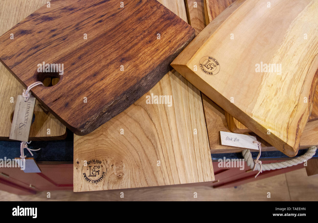 Hand made wooden cutting boards Stock Photo - Alamy