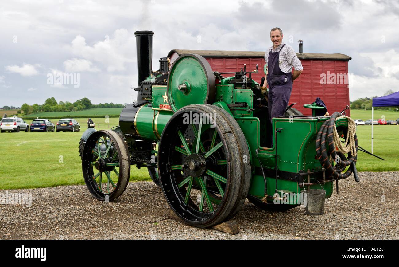 Steam roller and living van hi-res stock photography and images - Alamy