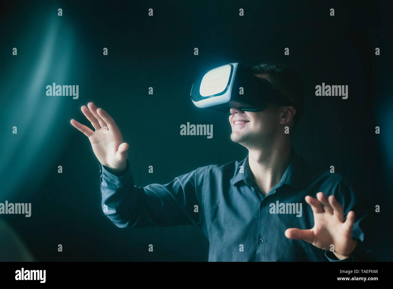 Man in virtual glasses hi-res stock photography and images - Alamy