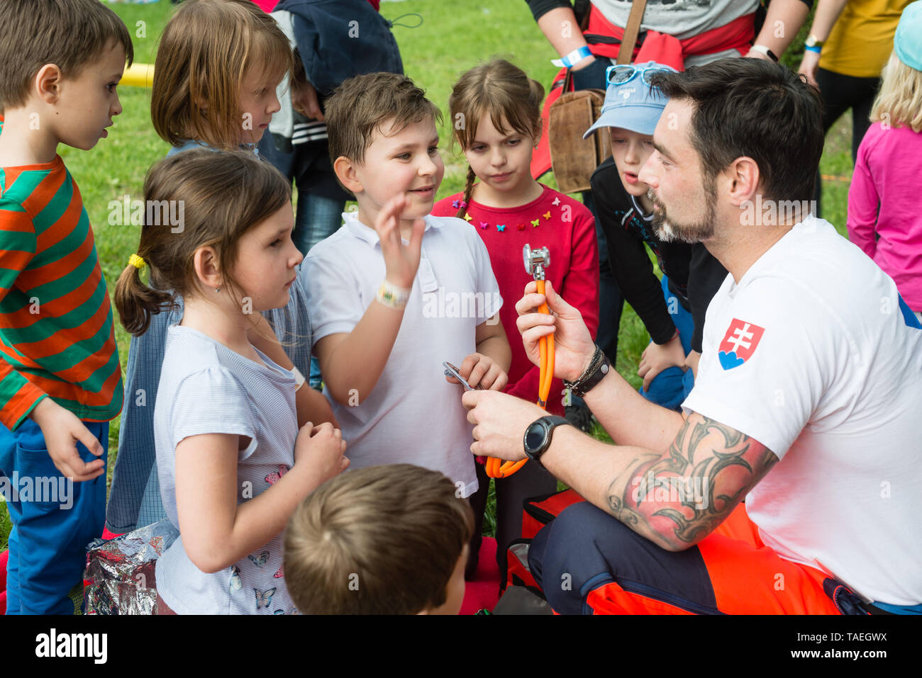 First aid children hi-res stock photography and images - Alamy