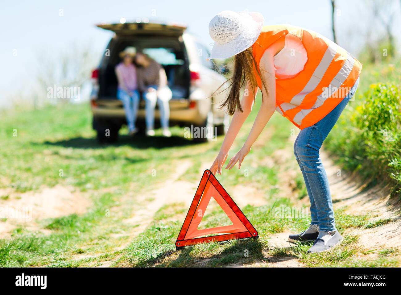 Breakdown triangle hi-res stock photography and images - Alamy