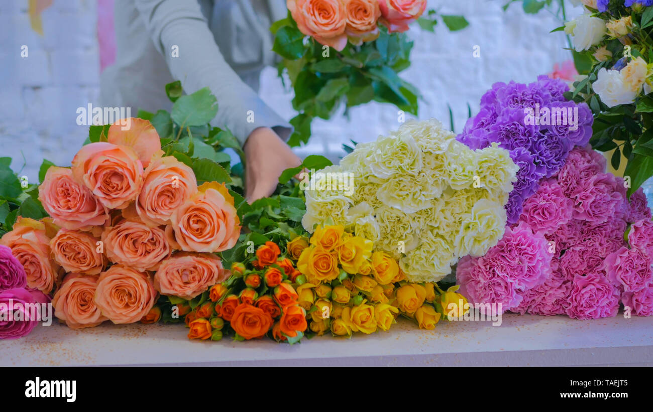 Sorting flowers hi-res stock photography and images - Alamy