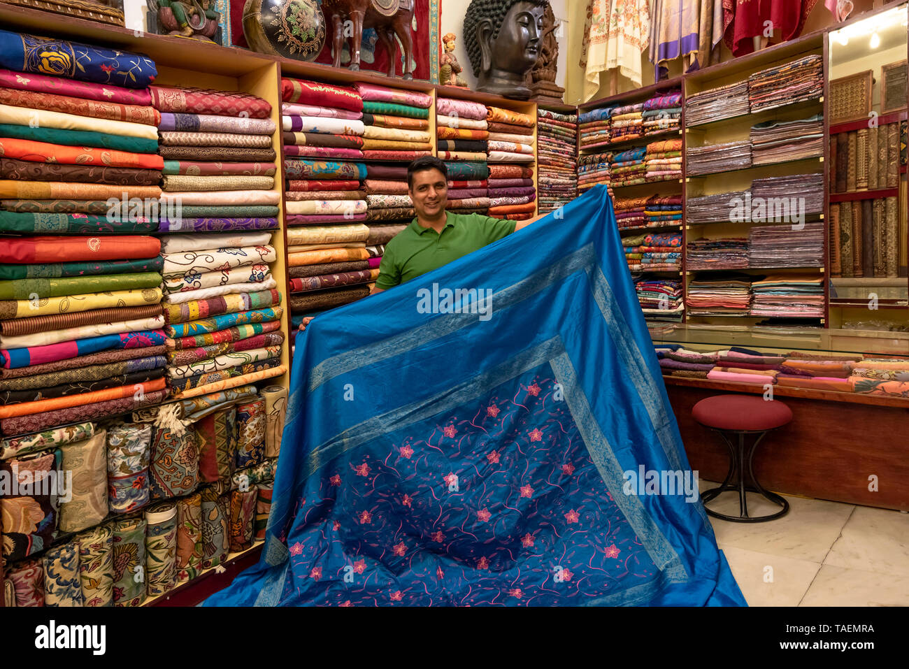 Saree shop hi-res stock photography and images - Alamy