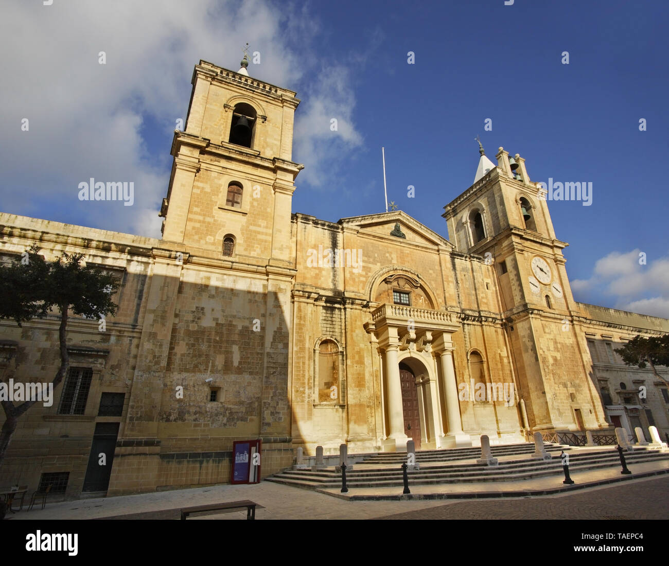 Malta st john co cathedral hi-res stock photography and images - Alamy