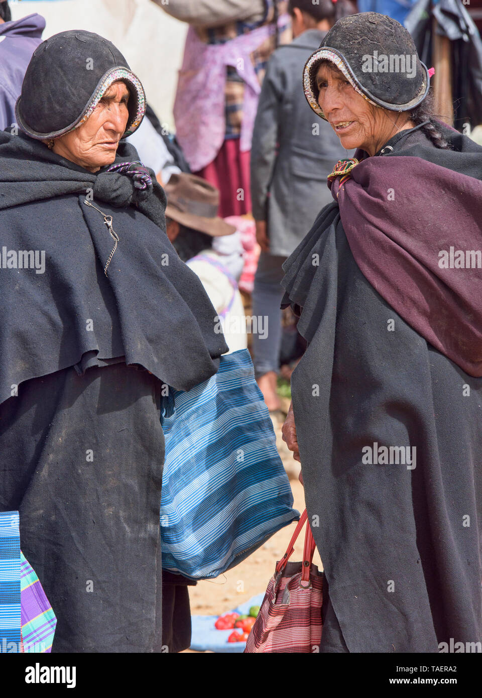 Women bolivian traditional dress hi-res stock photography and images ...