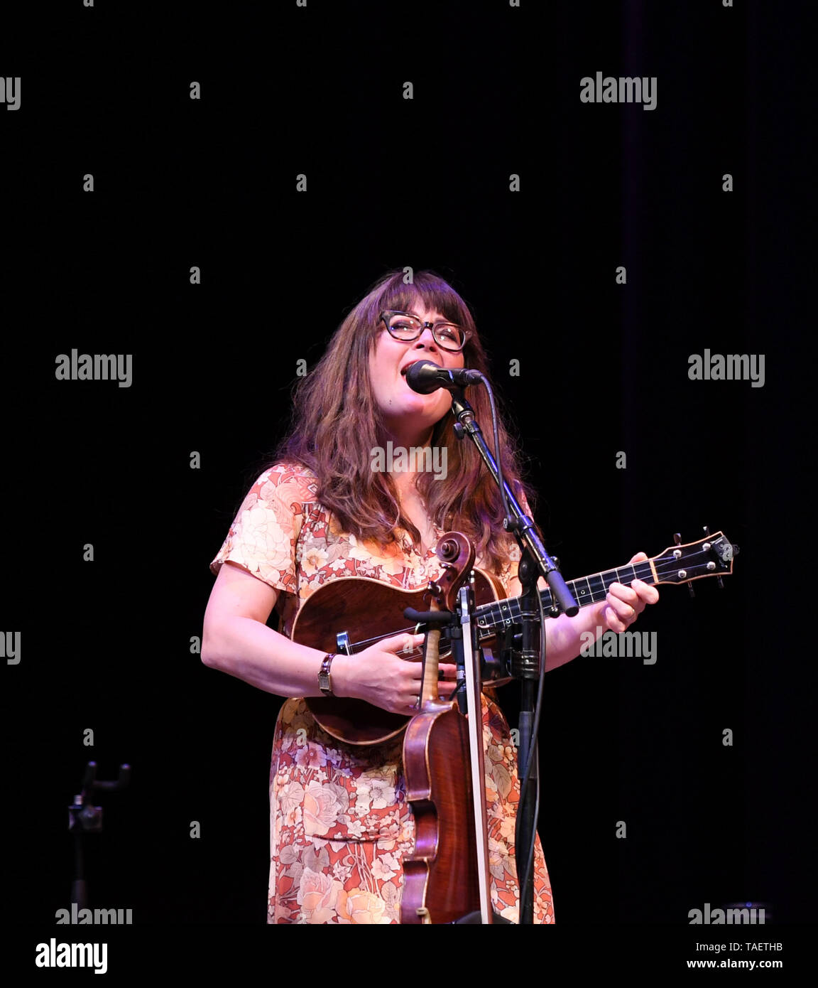 Sara watkins hi-res stock photography and images - Alamy