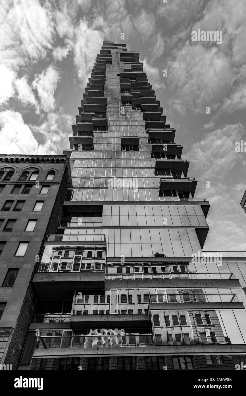 Jenga tower new york hi-res stock photography and images - Alamy