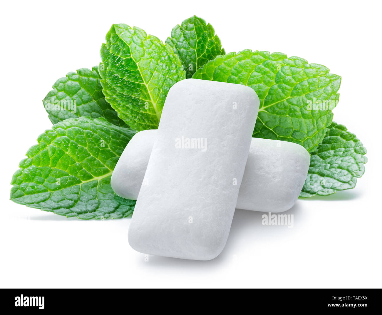 Chewing gum pads with mint leaves isolated on white background Stock ...