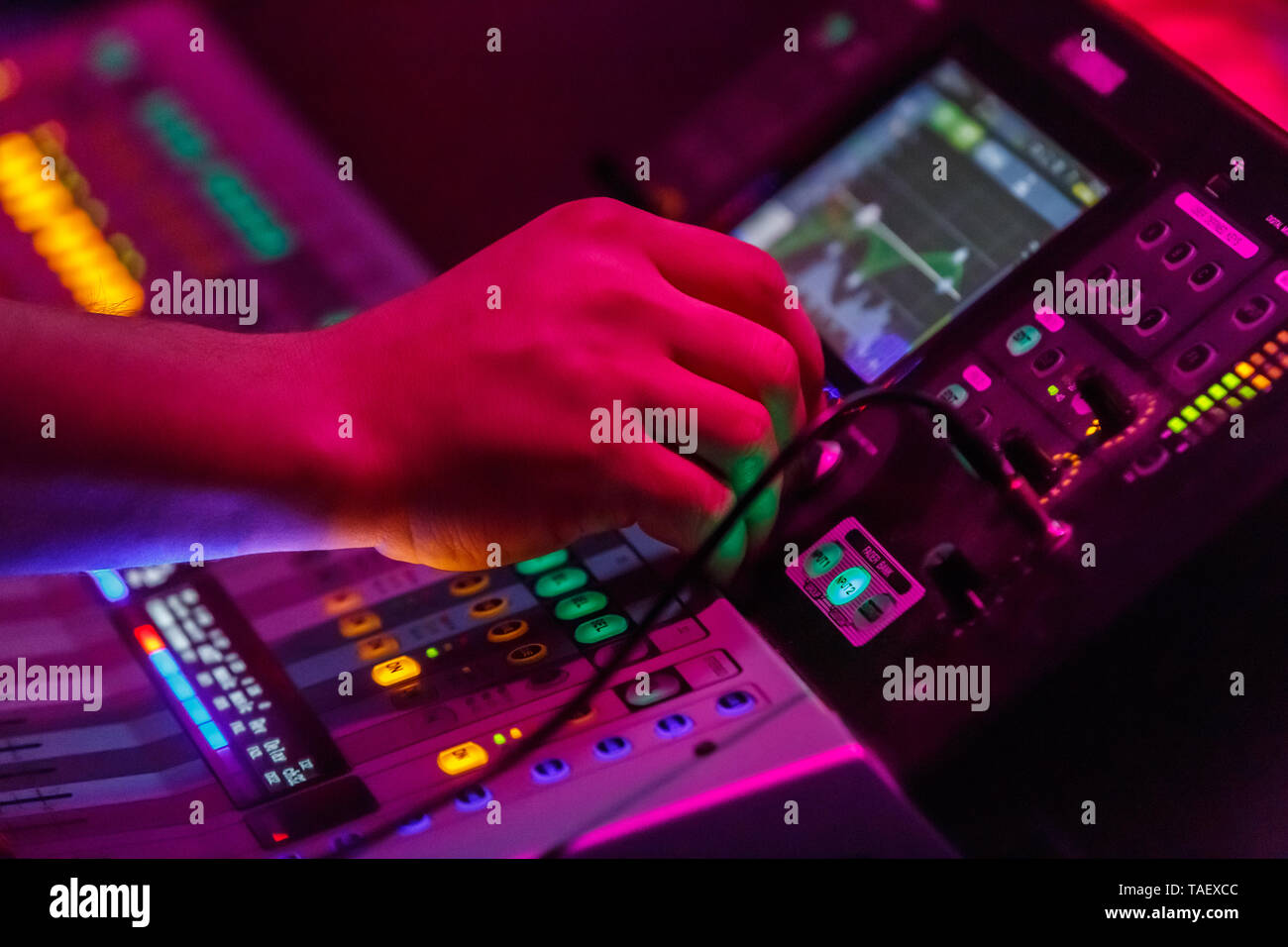 Sound engineer concert hi-res stock photography and images - Alamy