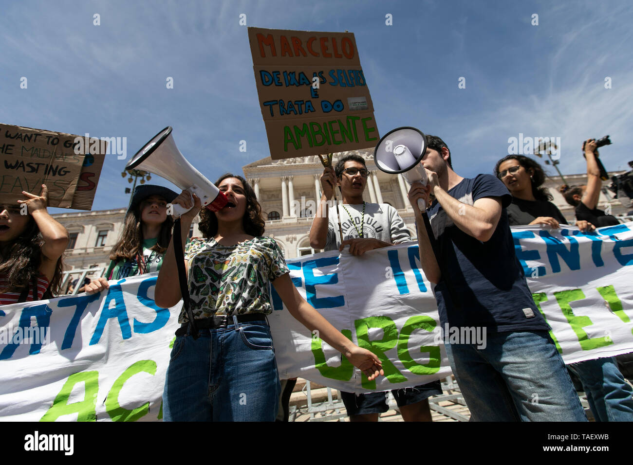 Climate protesters megaphones hi-res stock photography and images - Alamy
