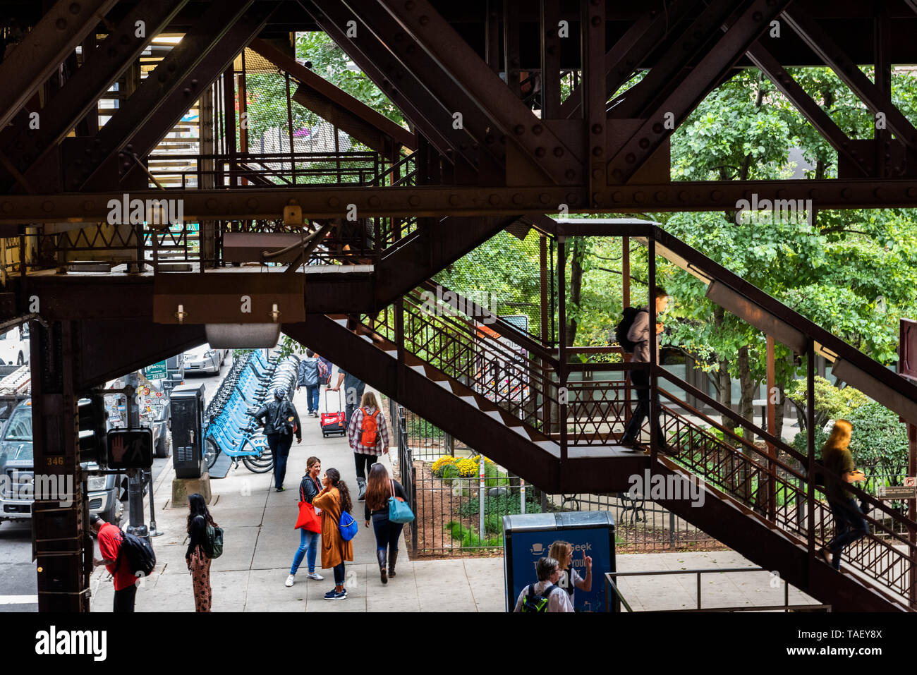 Chicago : October 10, 2018, Train on elevated tracks within buildings ...