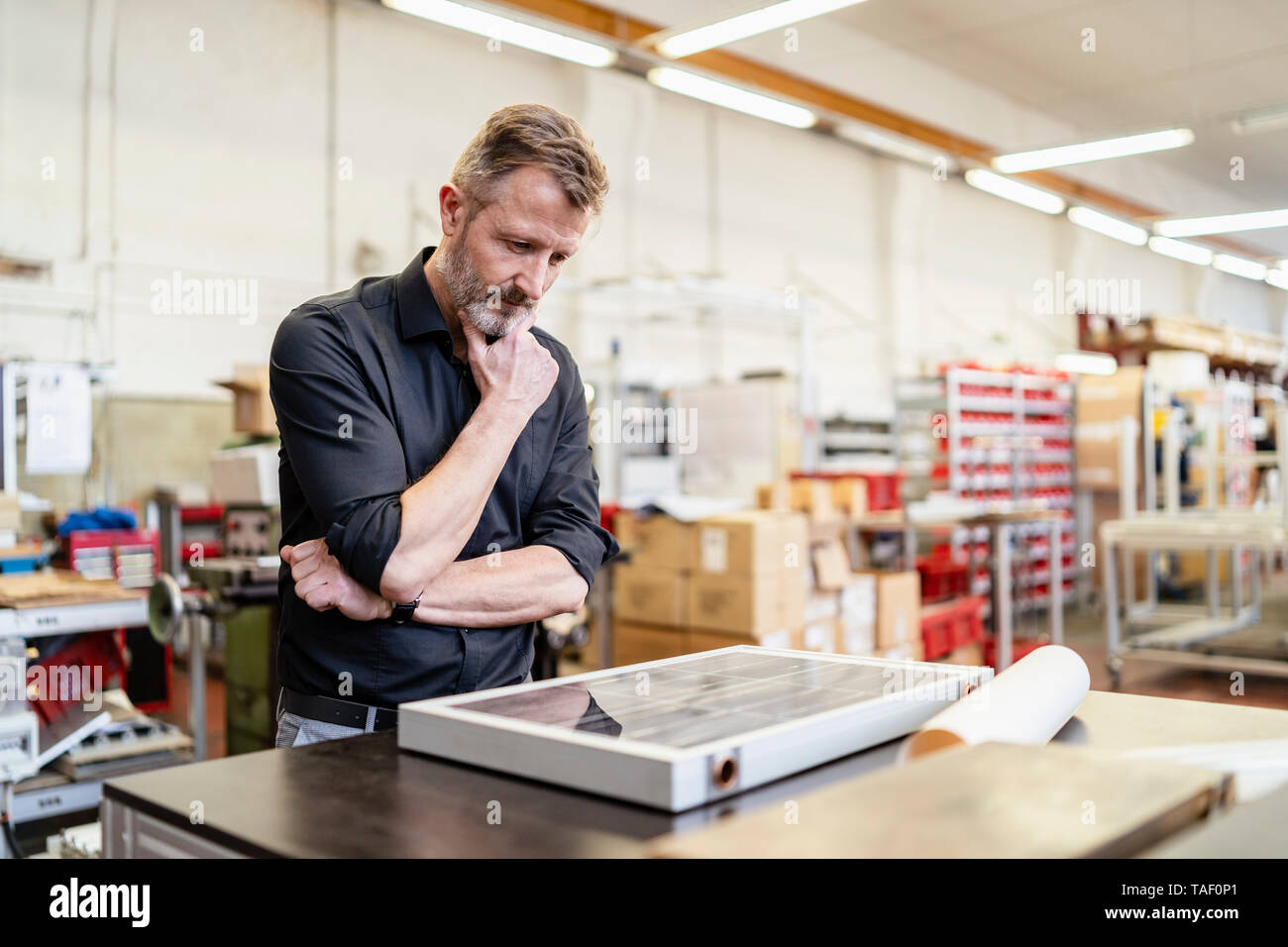 Solar cell factory hi-res stock photography and images - Alamy