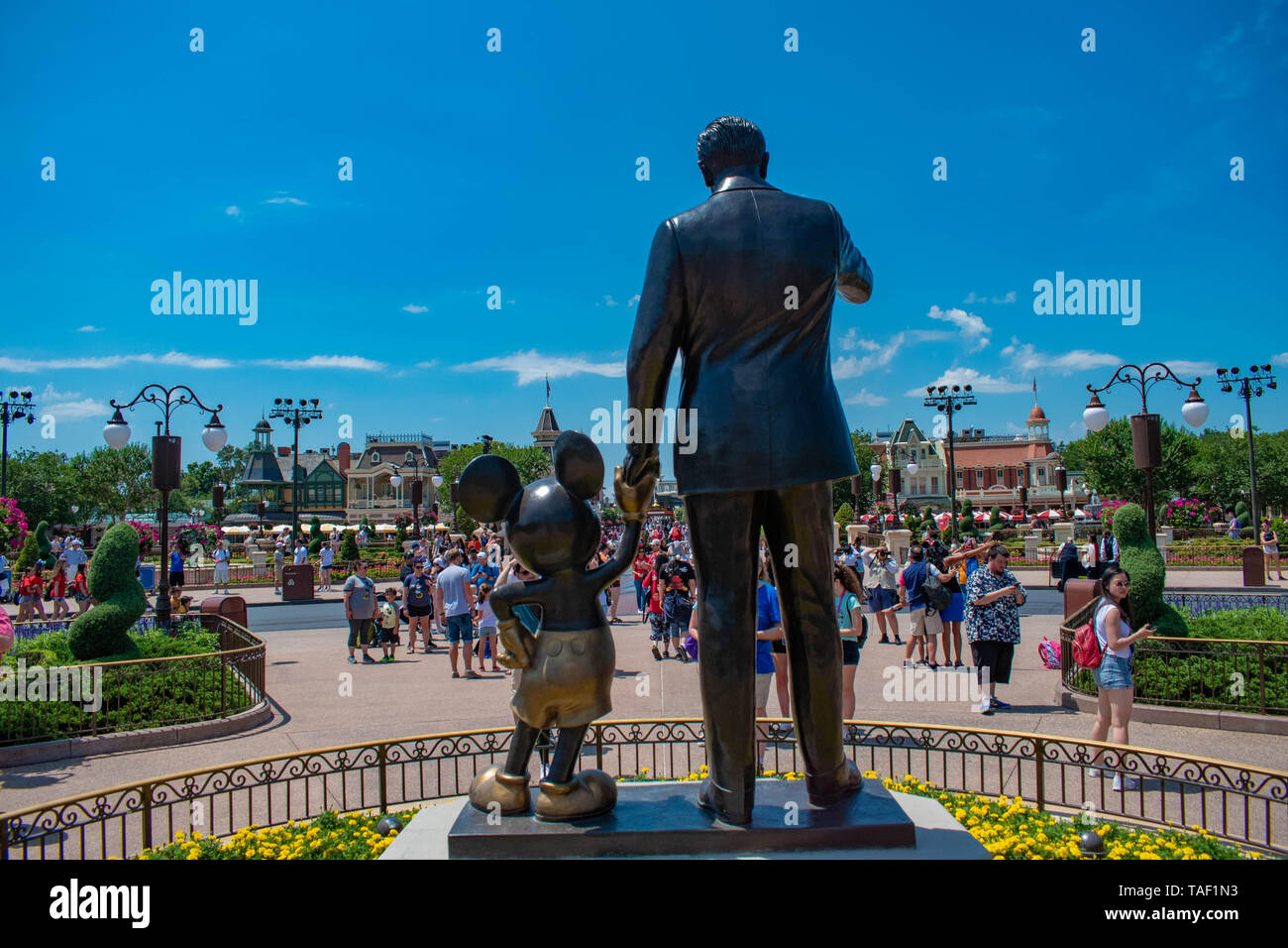 Partners statue walt disney hi-res stock photography and images - Alamy
