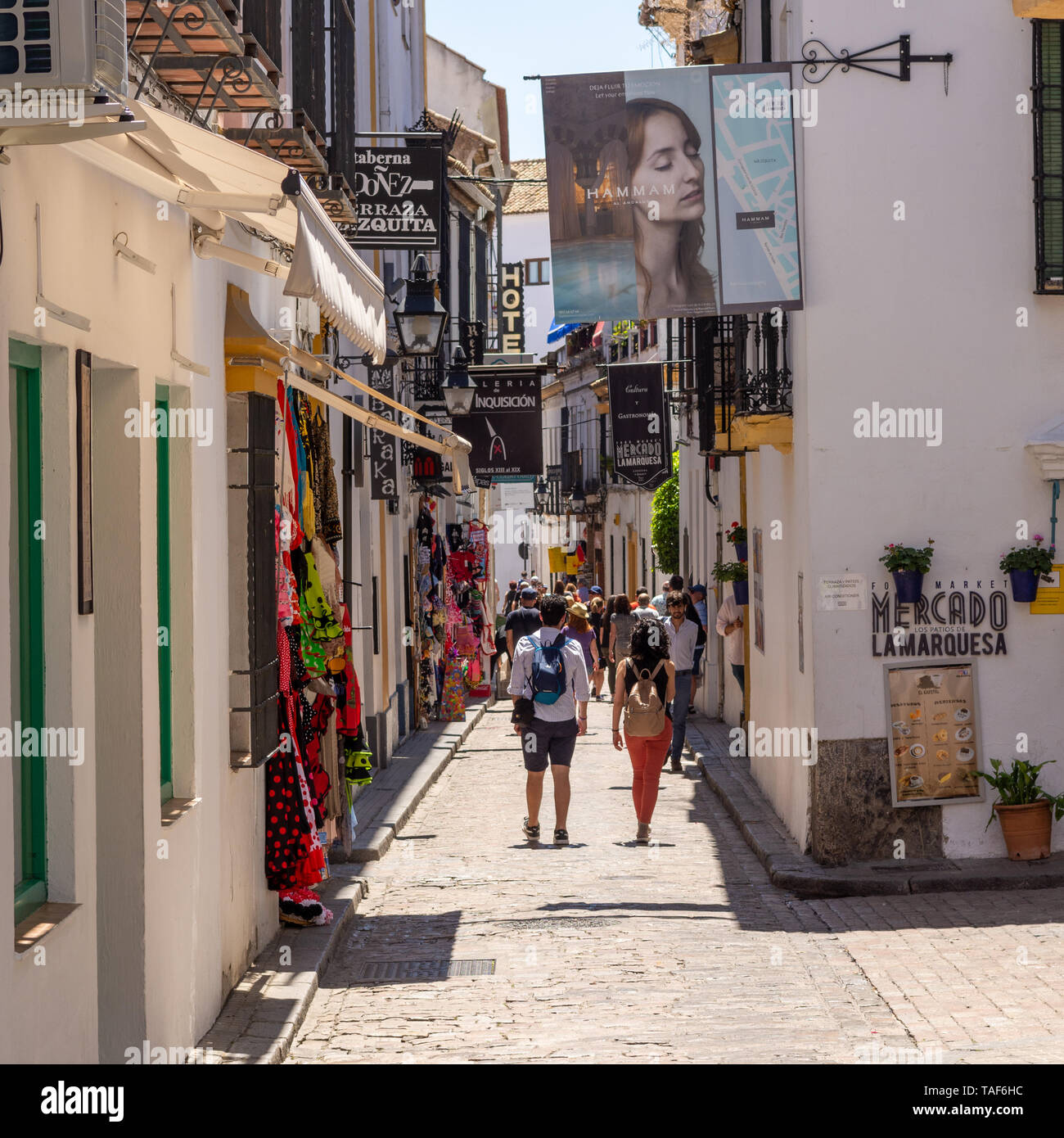 Narrow streets spain hi-res stock photography and images - Alamy