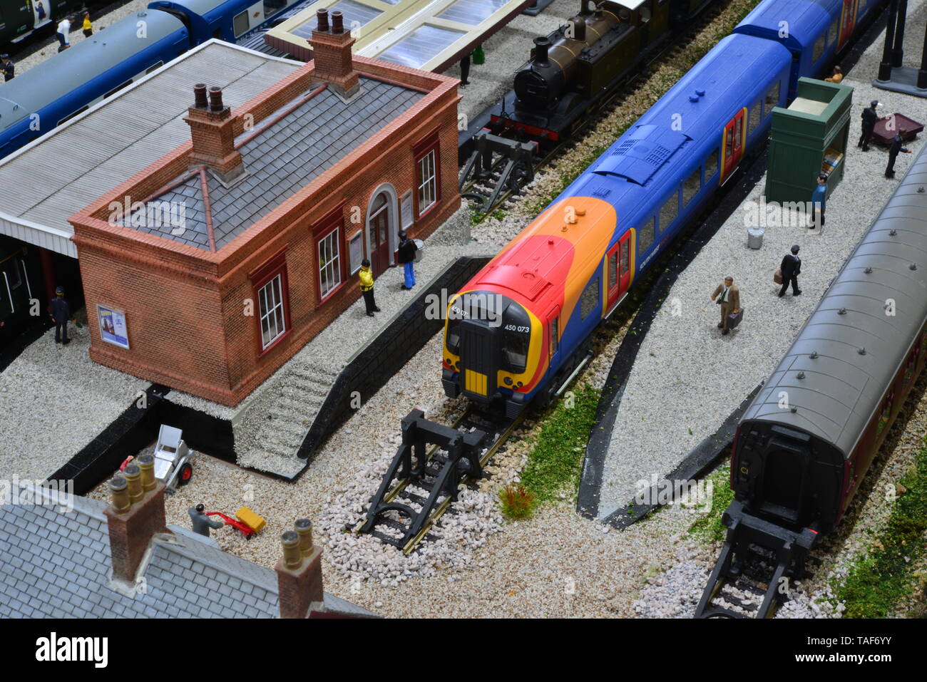 Oo scale hi-res stock photography and images - Alamy