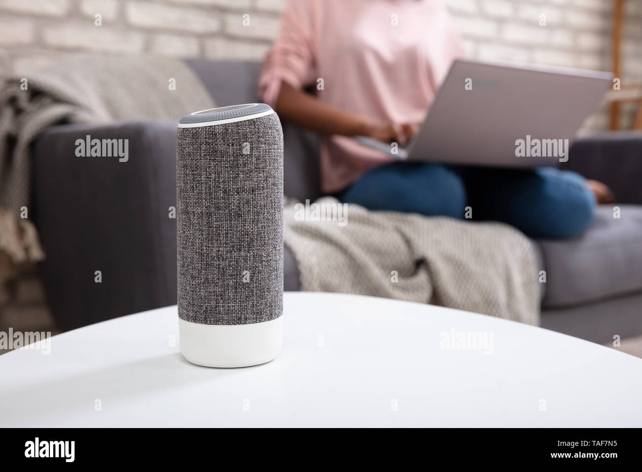 Voice assistant hi-res stock photography and images - Alamy