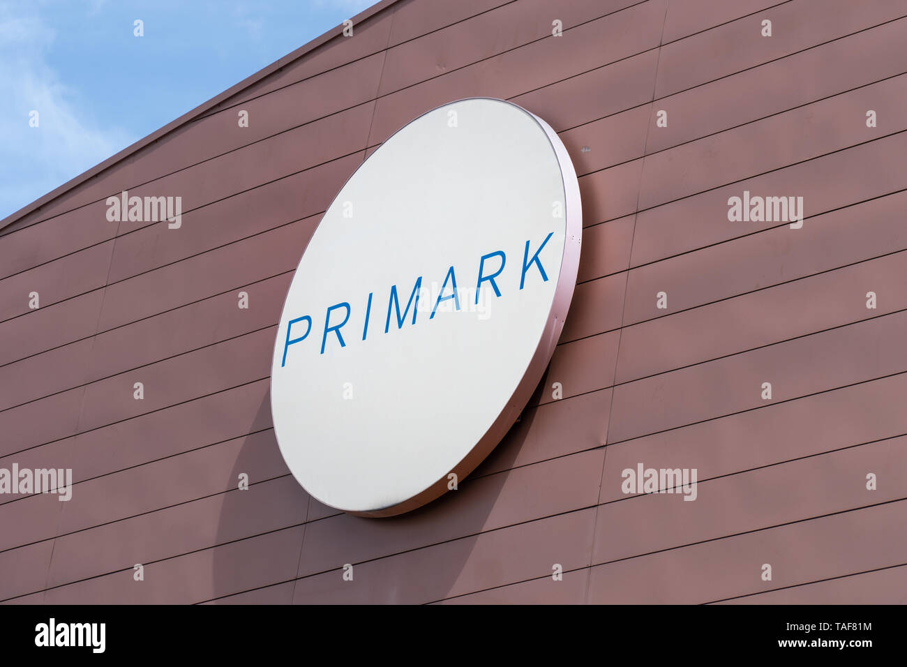 Primark symbol hi-res stock photography and images - Alamy
