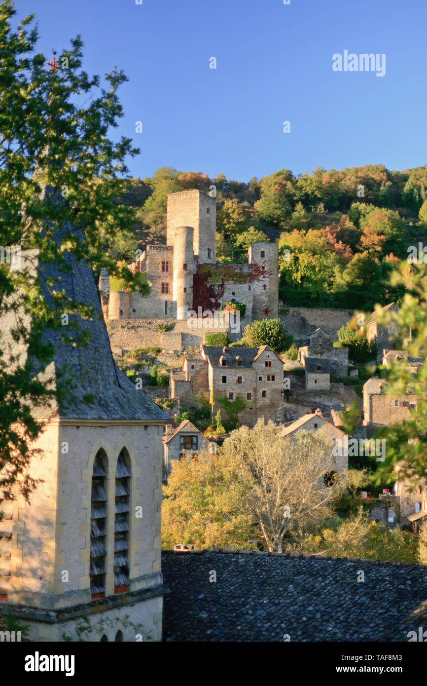 village and the castle (Château de Belcastel) are situated on the ...