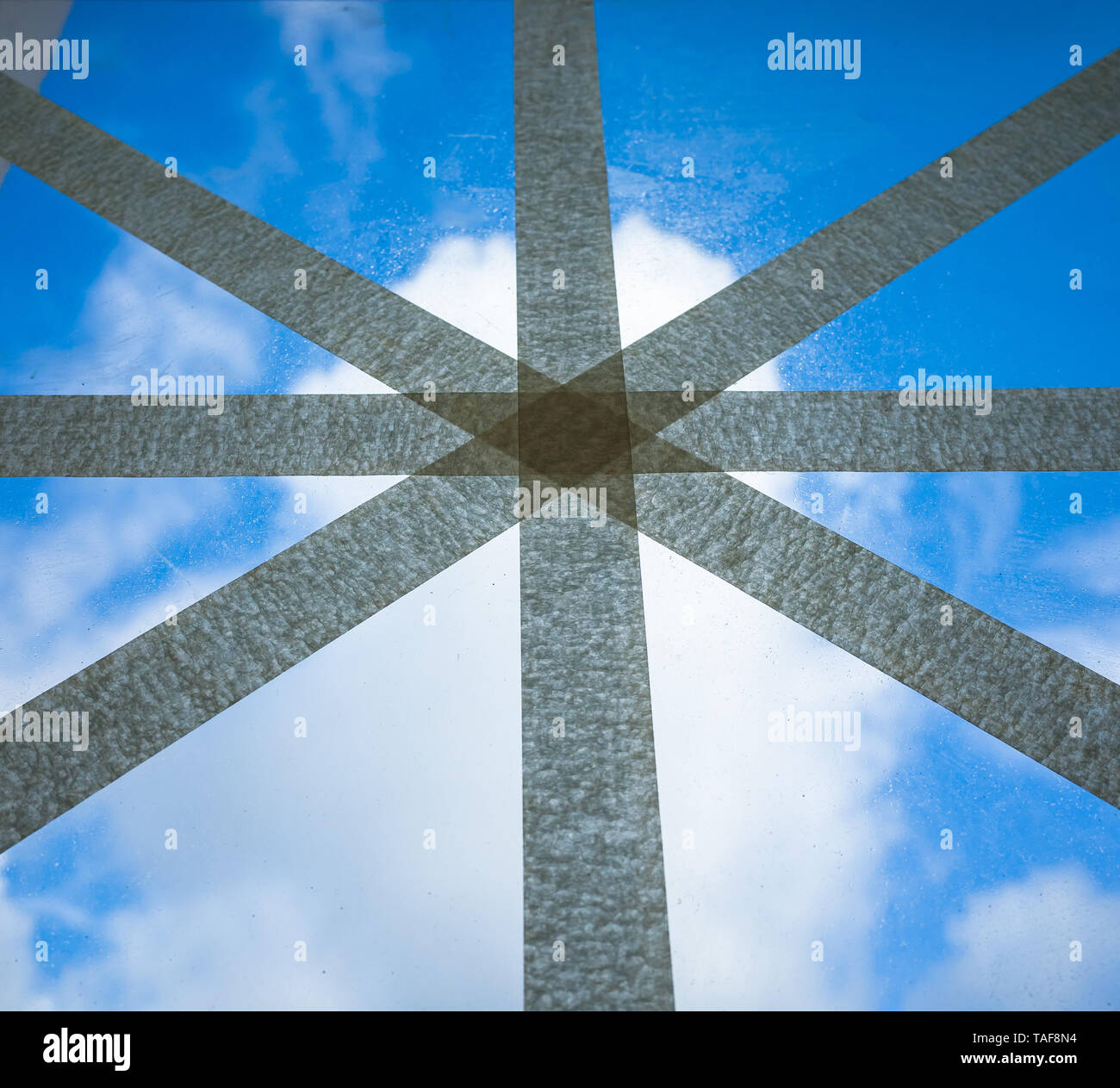 Cross pane view hi-res stock photography and images - Alamy