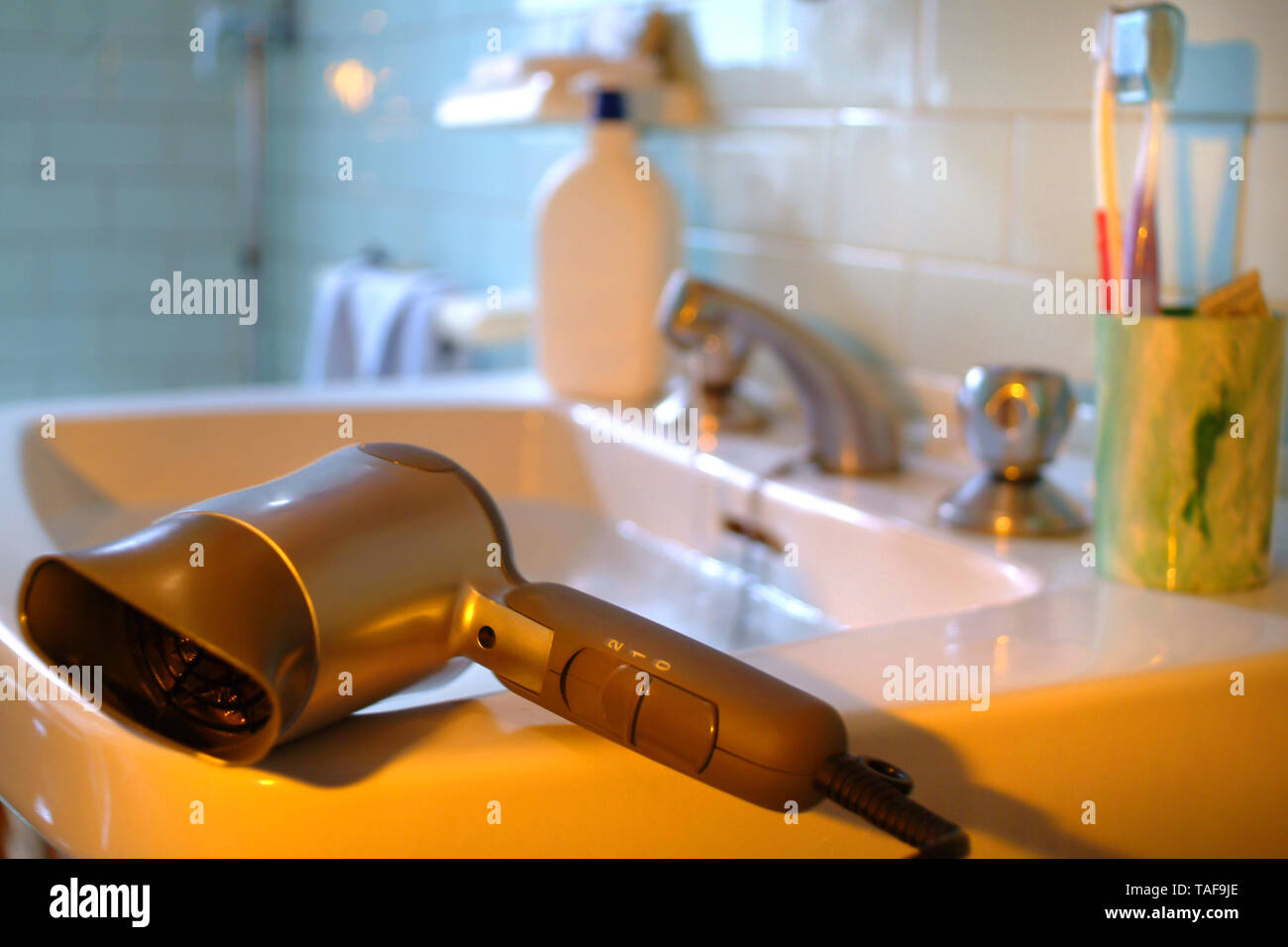 Electric shock hair hi-res stock photography and images - Alamy