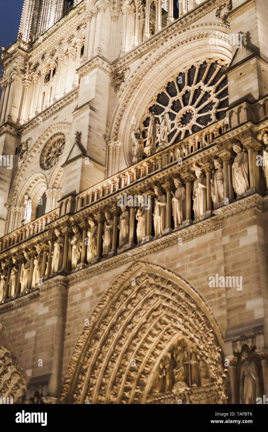 Details of the magnificent facade of the Parisian architectural ...