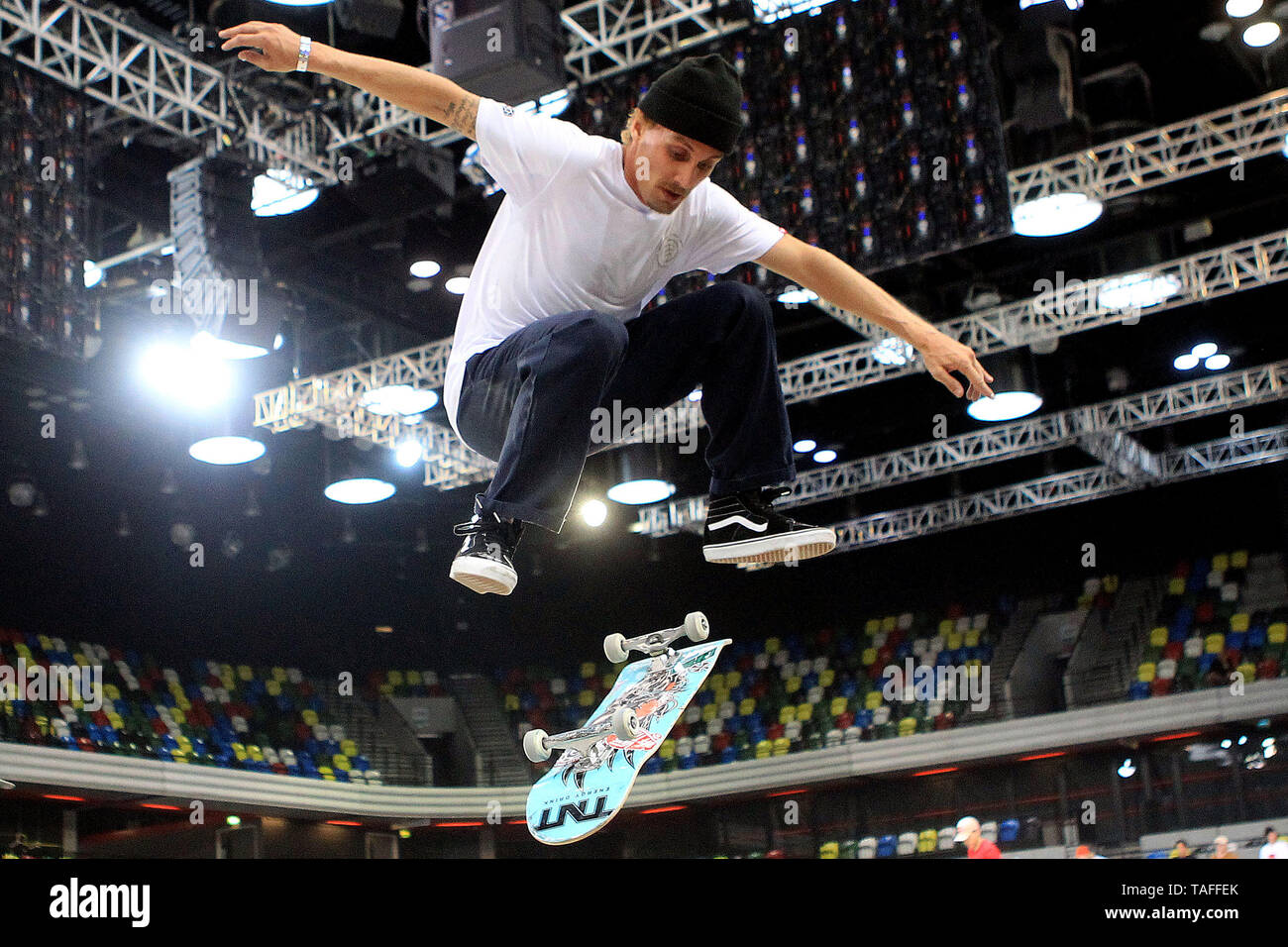 Indoor skate park hi-res stock photography and images - Alamy