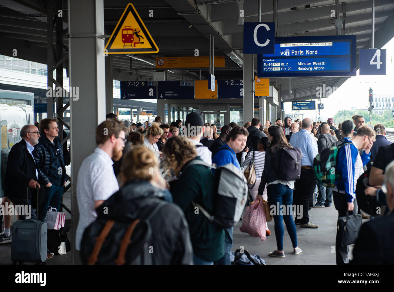 Switch malfunction hi-res stock photography and images - Alamy