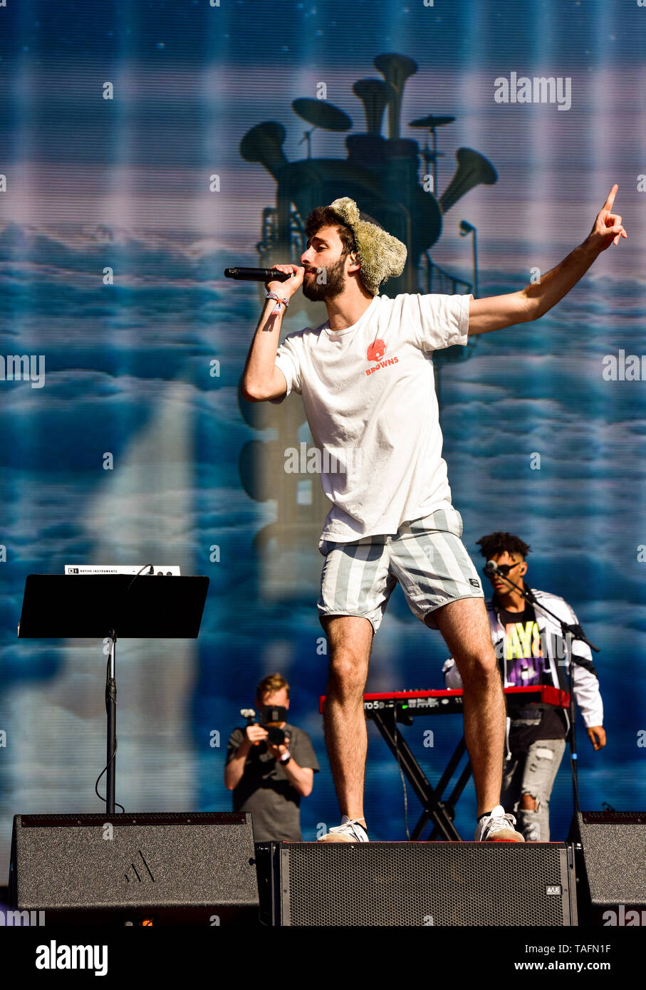 Ajr on stage hi-res stock photography and images - Alamy