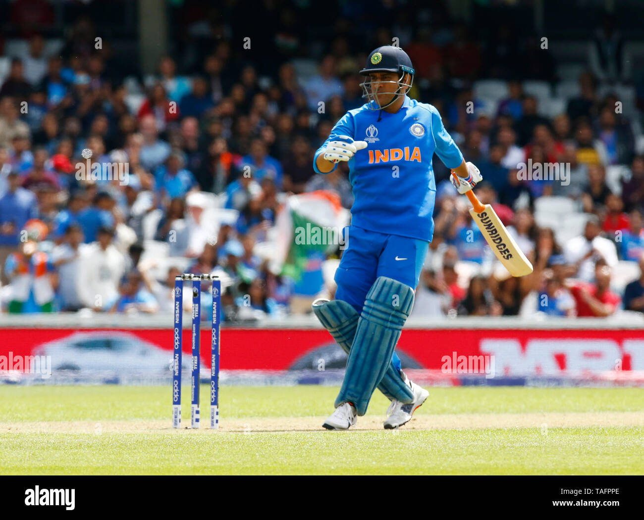 Ms dhoni 2019 world cup hi-res stock photography and images - Alamy