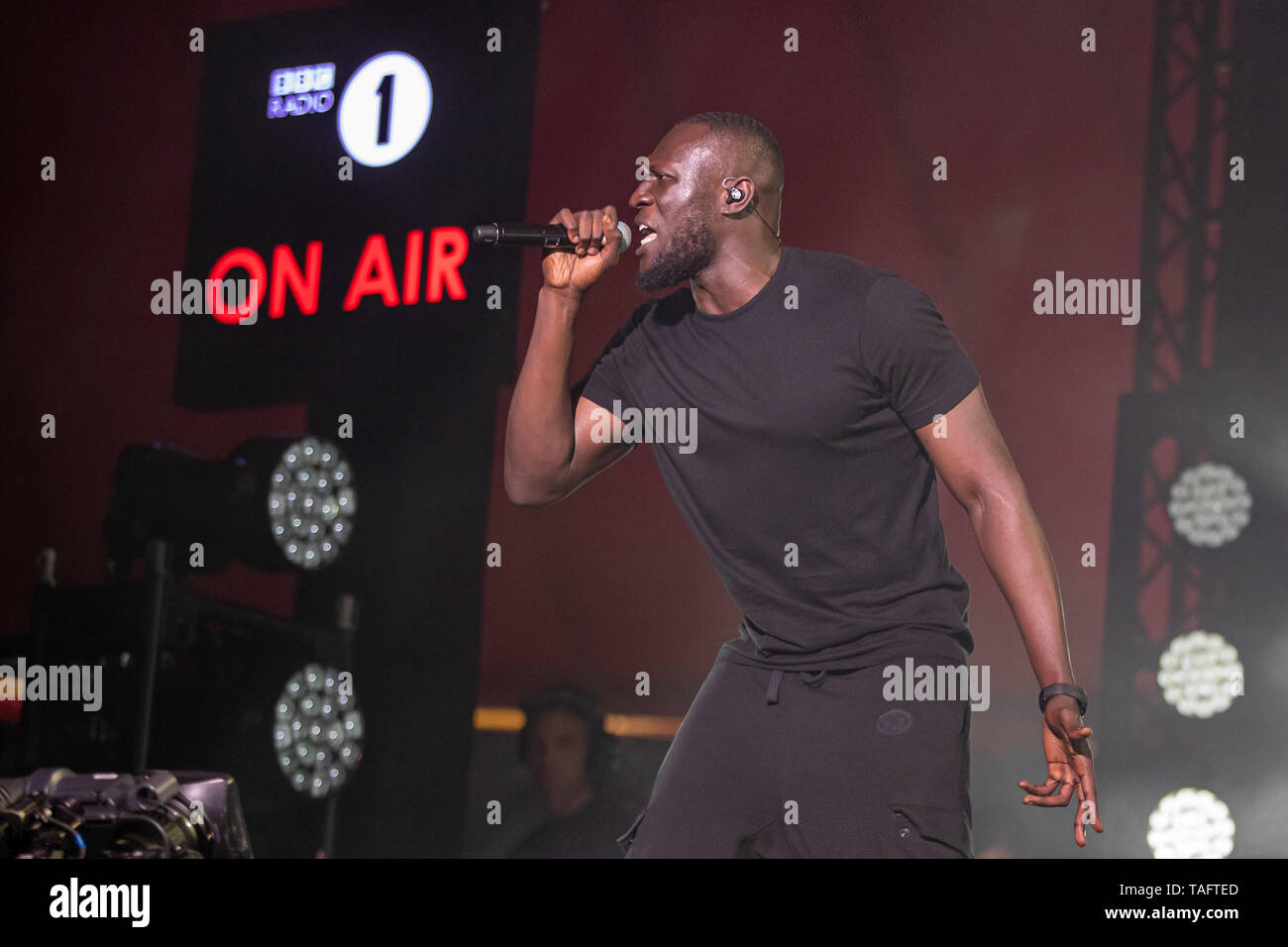 Glastonbury headliner hi-res stock photography and images - Alamy