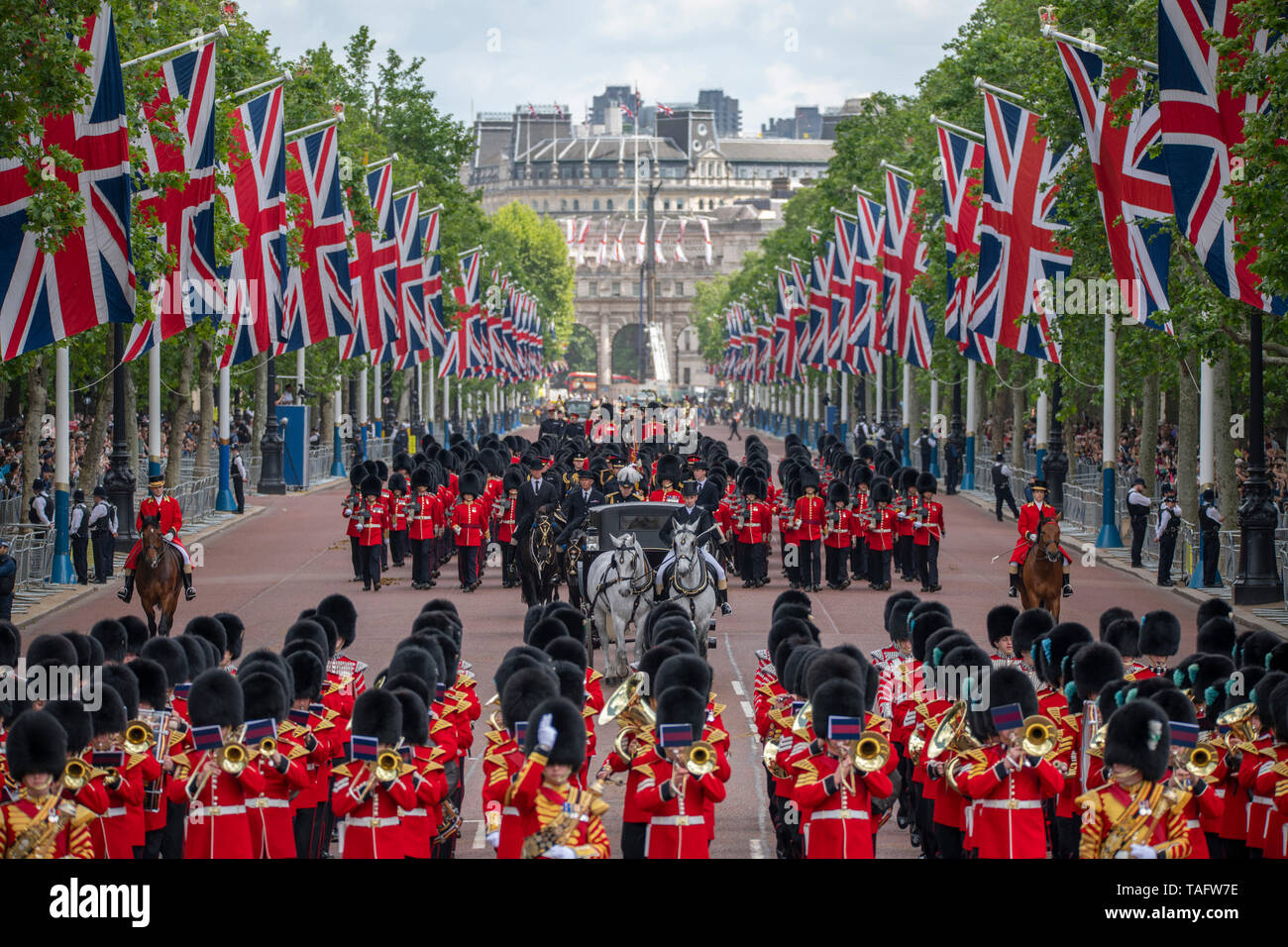 The Mall, London, UK. 25th May 2019. Soldiers of the Household Division ...