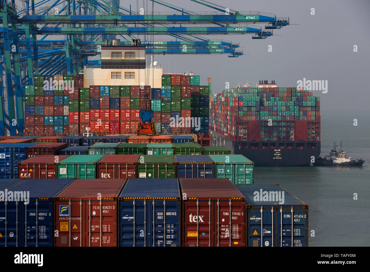 Containers and container ships, Port Kelang, Malaysia Stock Photo - Alamy