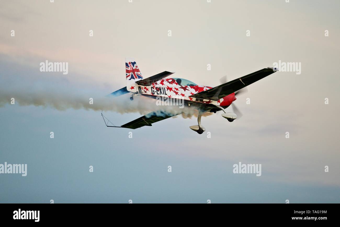 Global Stars Extra 300sc performing amazing routine at the Shuttleworth ...