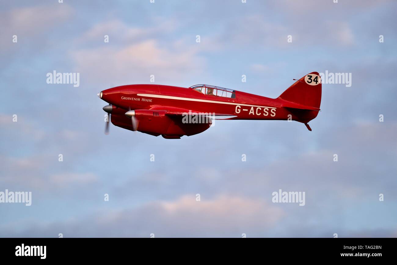 De Havilland DH88 Comet Racer (G-ACSS) airborne at Shuttleworth evening ...