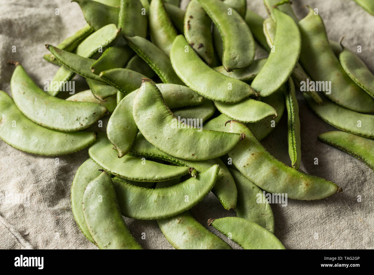Raw Green Organic Indian Desi Papdi Green Beans Stock Photo - Alamy